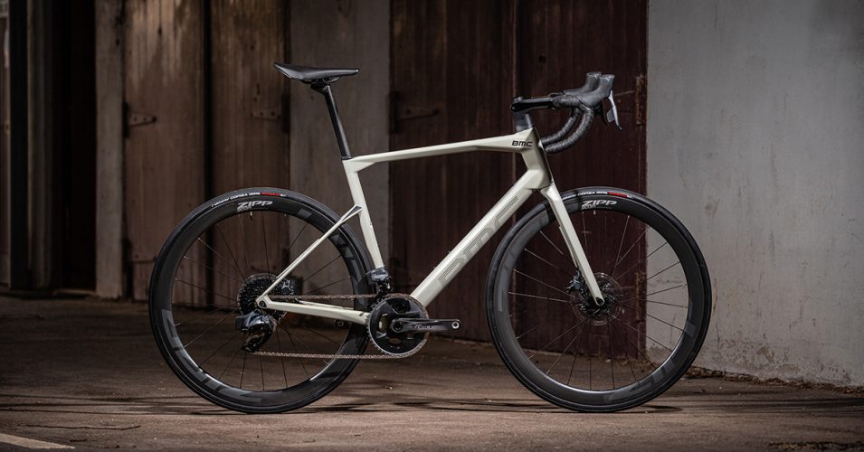 FAST BIKE FRIDAY - BMC ROADMACHINE 01 THREE 2021 - Wheelbase