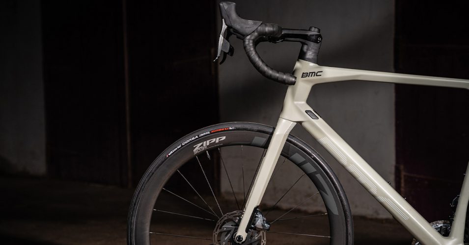 FAST BIKE FRIDAY - BMC ROADMACHINE 01 THREE 2021 - Wheelbase