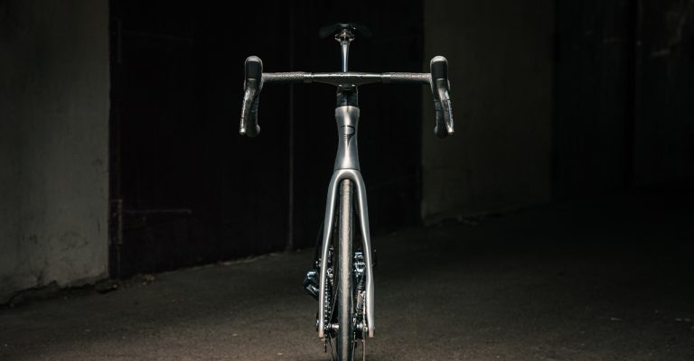 FAST BIKE FRIDAY - PINARELLO DOGMA F SRAM RED E-TAP AXS - Wheelbase