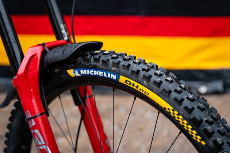 DAN BOOKER’S NUKEPROOF DISSENT 297 - BIKE CHECK