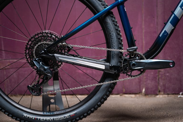 TREK ROSCOE 8 - PRODUCT FEATURE