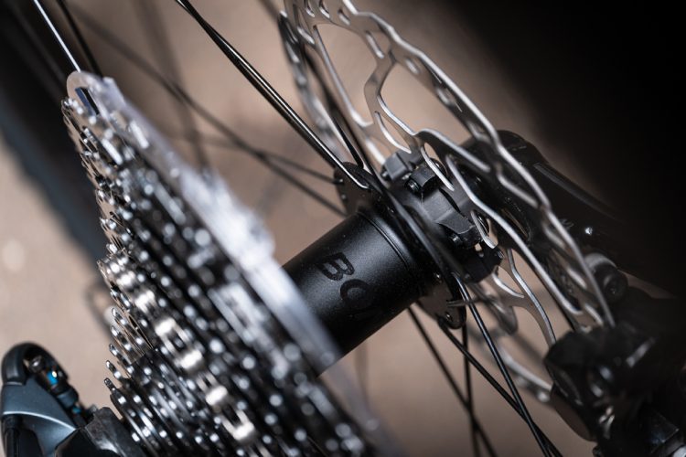 TREK ROSCOE 8 - PRODUCT FEATURE