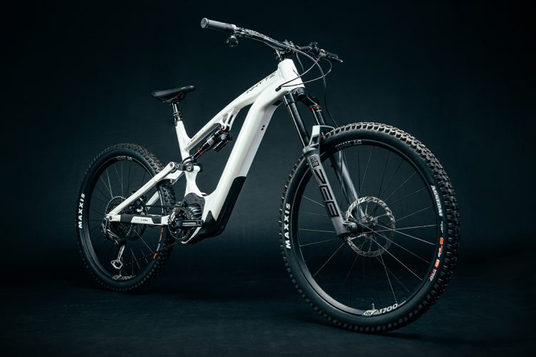WHYTE E-180 WORKS MX - PRODUCT FEATURE - Wheelbase