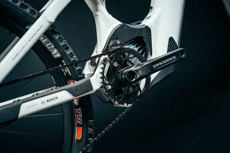 WHYTE E-180 WORKS MX - PRODUCT FEATURE - Wheelbase