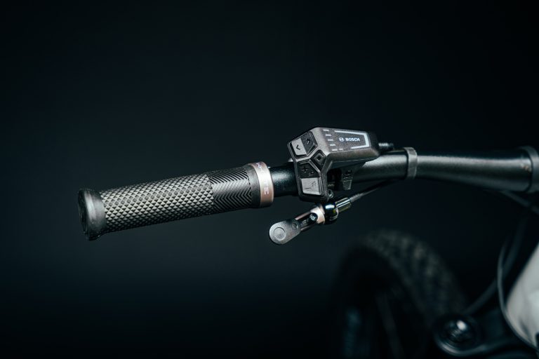 WHYTE E-180 WORKS MX - PRODUCT FEATURE - Wheelbase