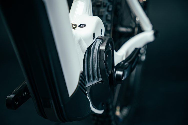 WHYTE E-180 WORKS MX - PRODUCT FEATURE - Wheelbase