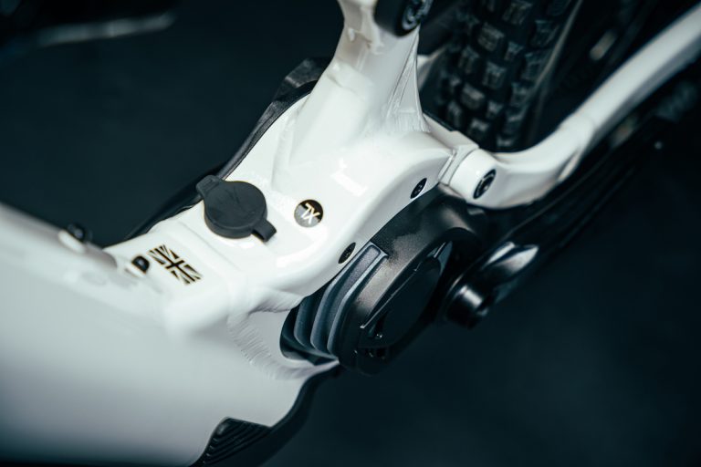 WHYTE E-180 WORKS MX - PRODUCT FEATURE - Wheelbase
