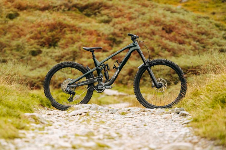 TREK SLASH GEN 6 - VIDEO AND PHOTO GALLERY